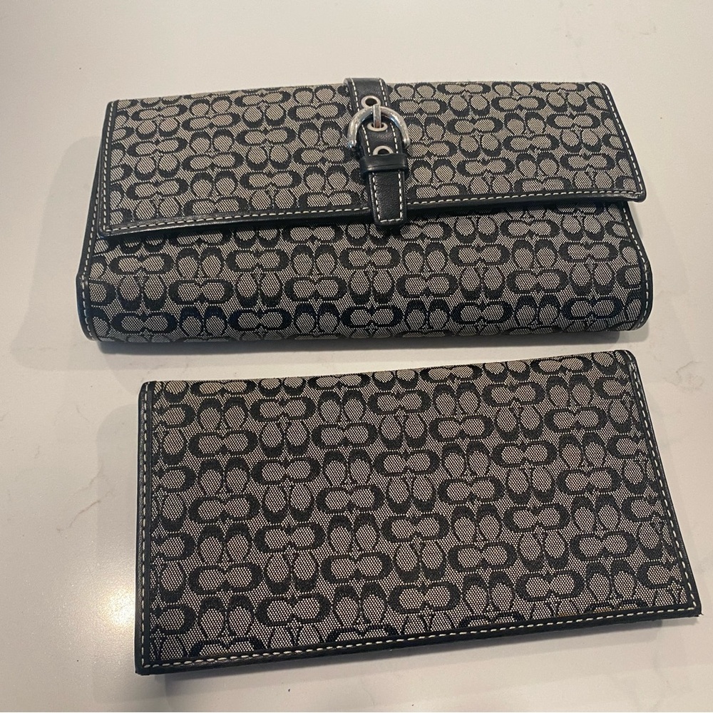 Coach Logo Wallet And Checkbook Covet - Gem